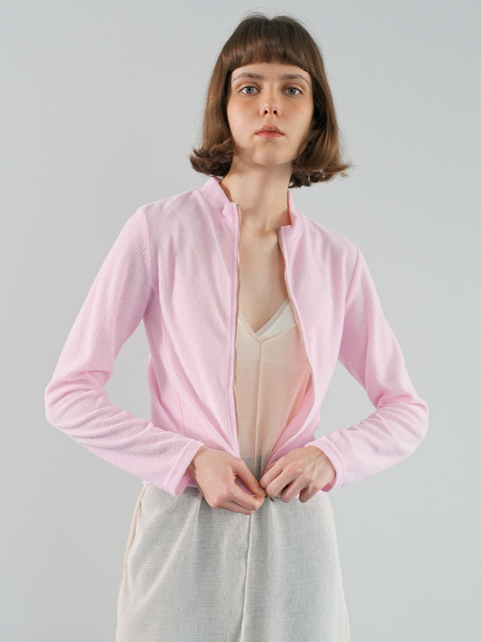 R HIGH NECK LINE ZIP-UP(2 colors) - HAGO(하고)