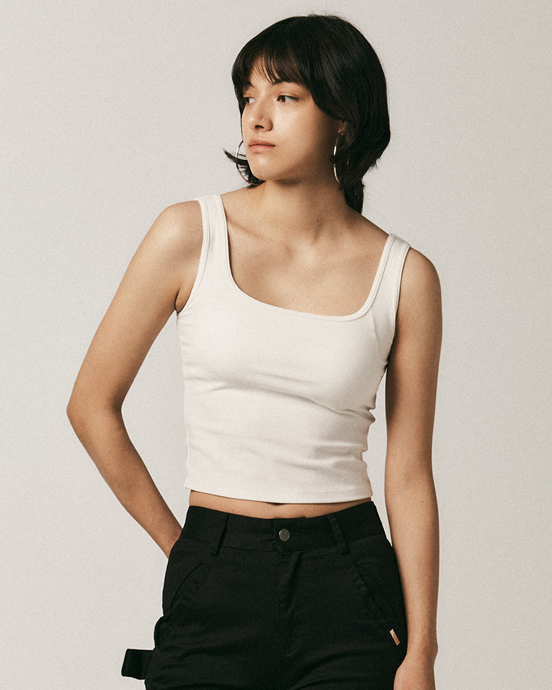 AR_White crop top with chest pad - 하고