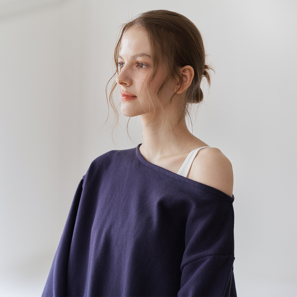 ONE SHOULDER SWEATSHIRT_NAVY - HAGO(하고)