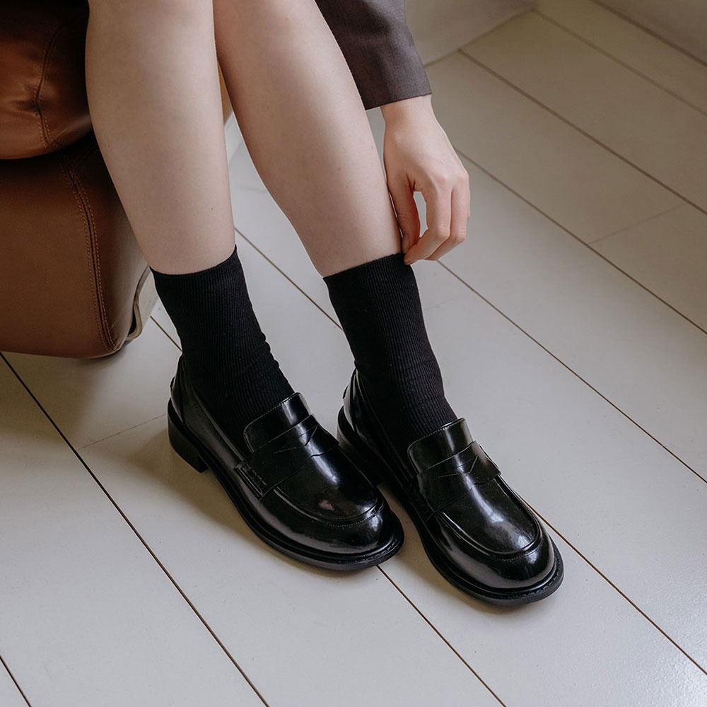 mina loafer glossy black - 하고(HAGO)