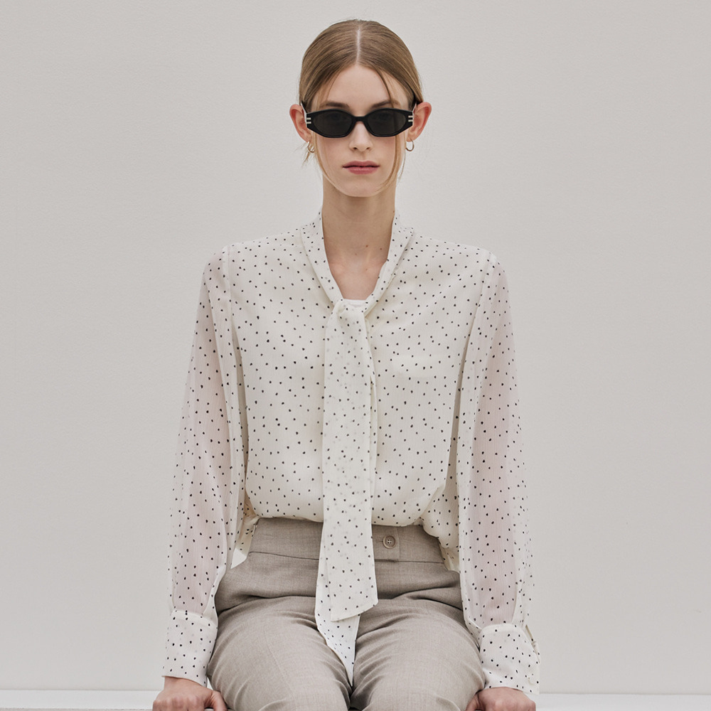 Heart Pattern Blouse_Ivory_HBBW11020IV2 - HAGO(하고)
