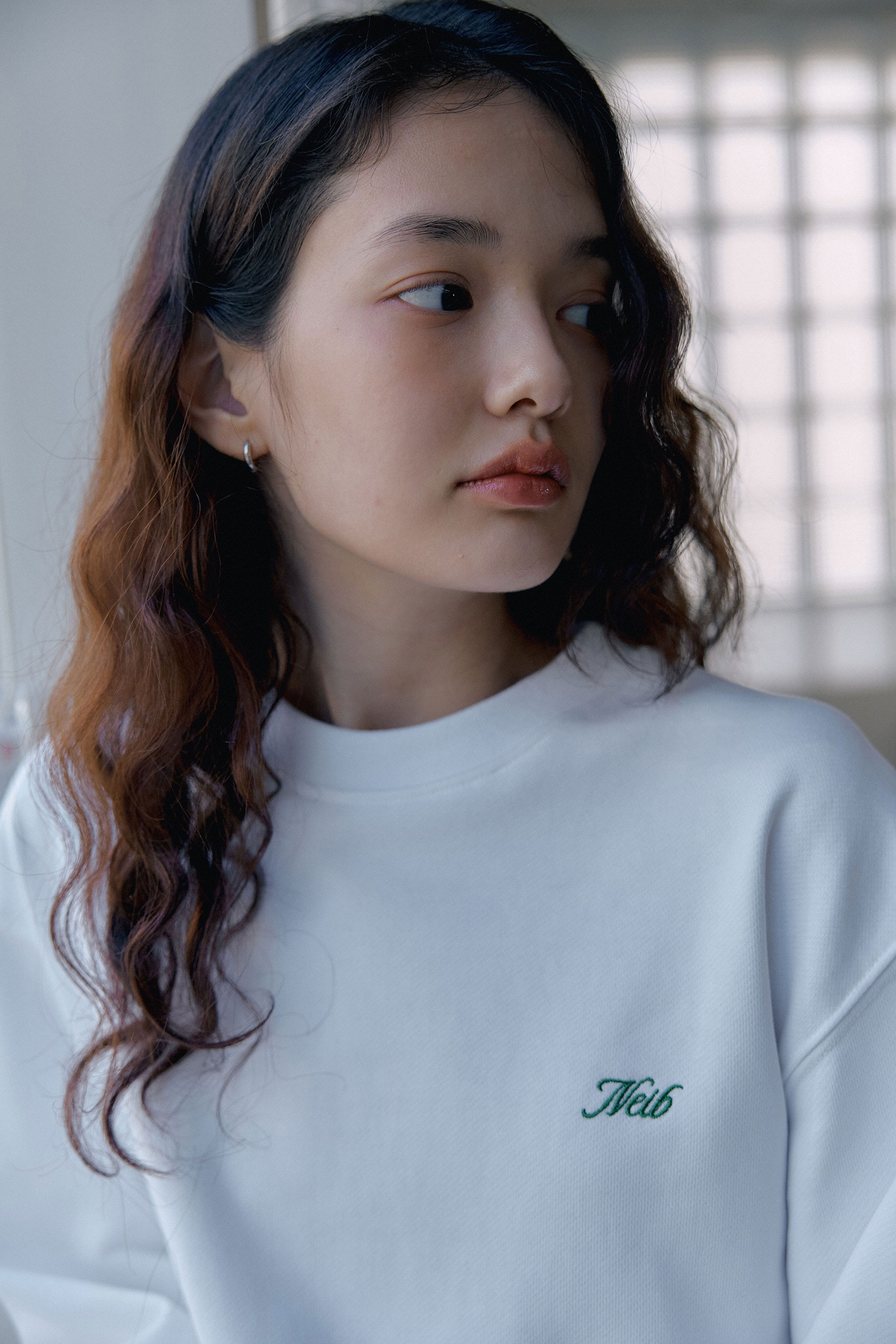 Neib Logo Slim Sweatshirt(white) - HAGO(하고)