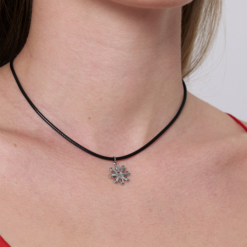 Daisy Knot Necklace - 하고