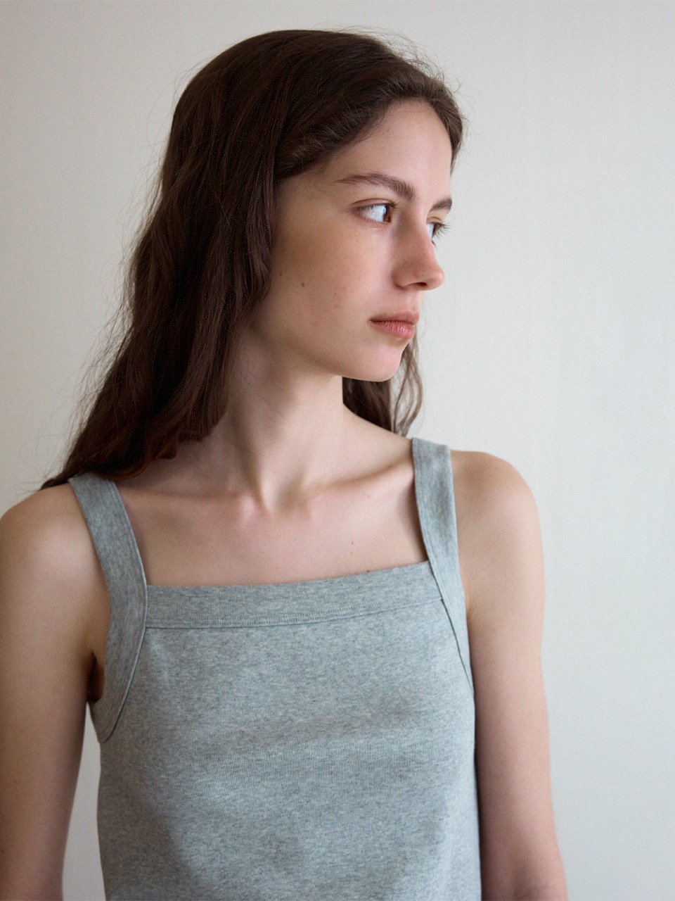 Simple Sleeveless-grey - 하고(HAGO)