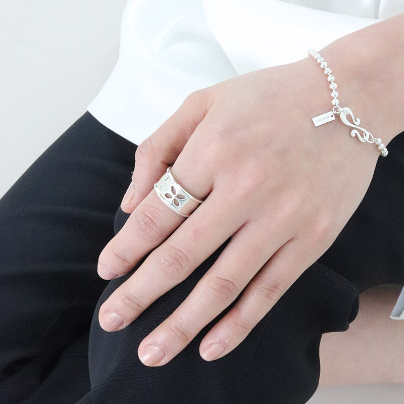 Flower smocking bold ring - HAGO(하고)