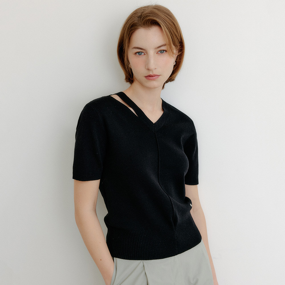 사라 컷 아웃 니트 탑_블랙 / SARAH CUT OUT KNIT TOP_BLACK - 하고