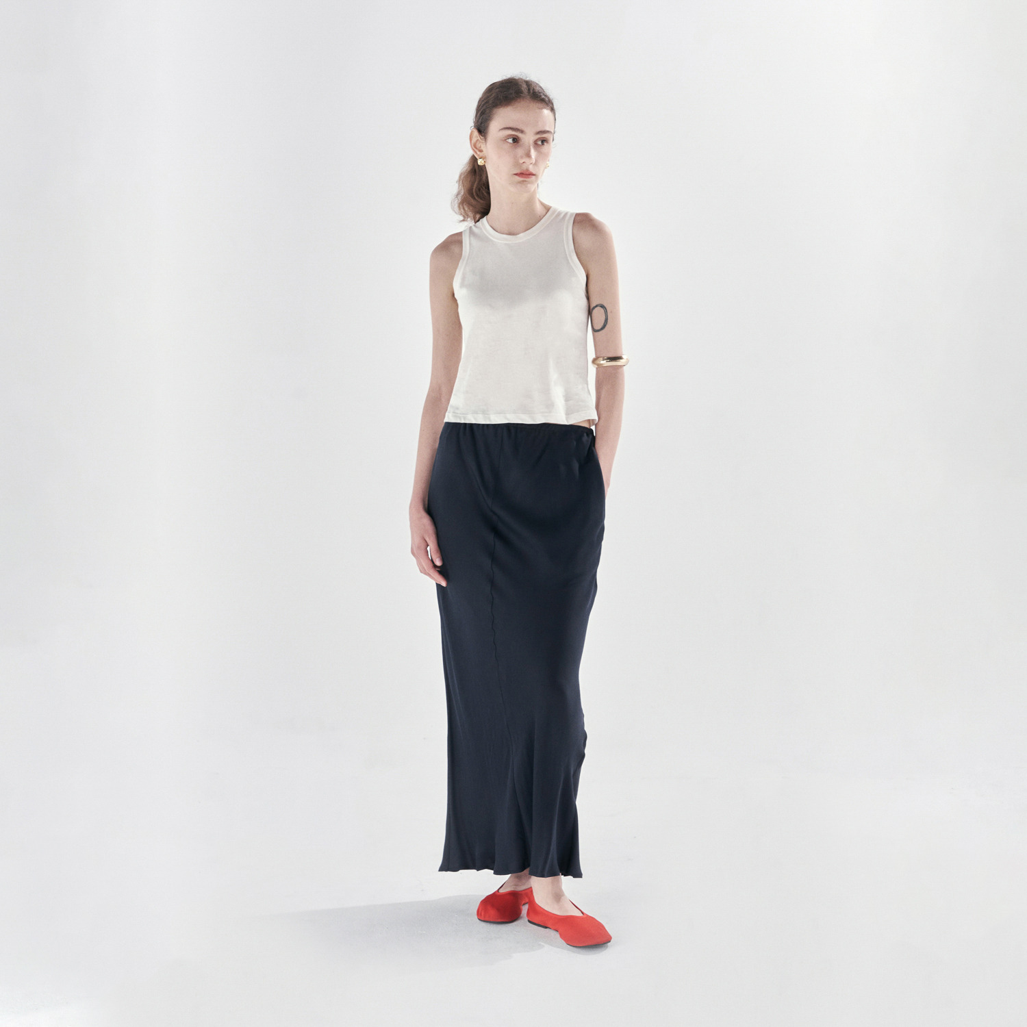 Washed viscos bias skirt_Navy - HAGO(하고)