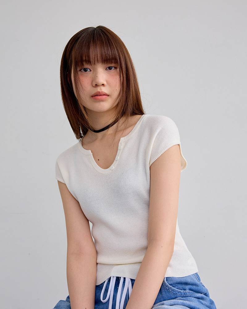 AR_Little v-neck short sleeve top_WHITE - HAGO(하고)