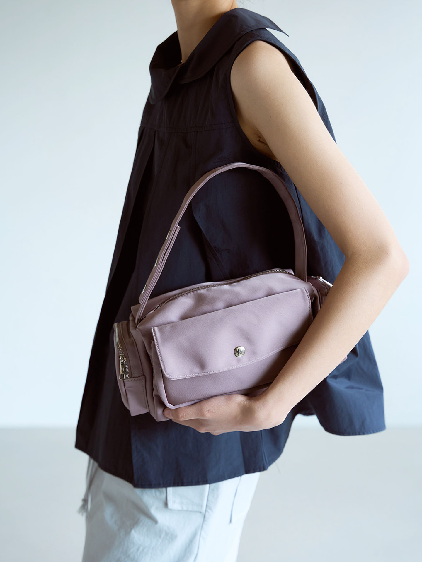 SATIN CRACKER BAG [ DEEP PINK ] - 하고(HAGO)