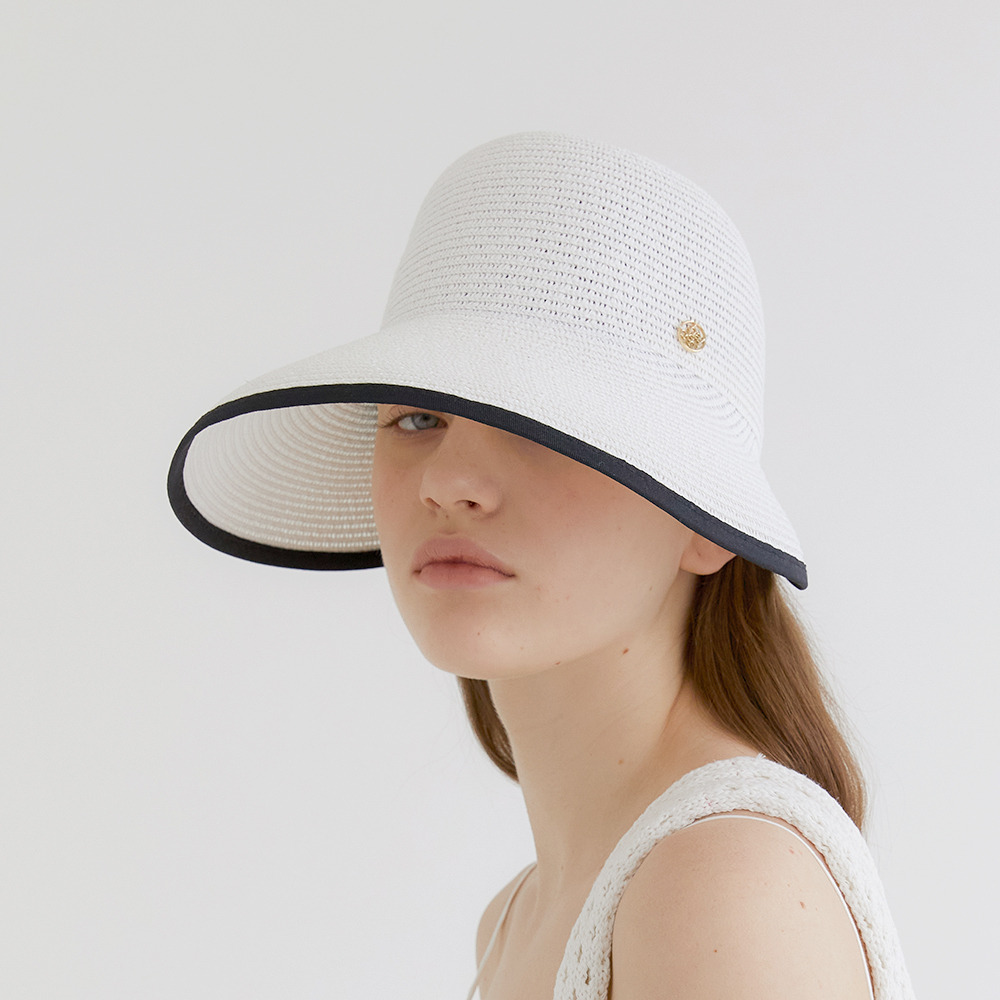 half cloche logo pendant raffia cap (C012_white) - HAGO(하고)