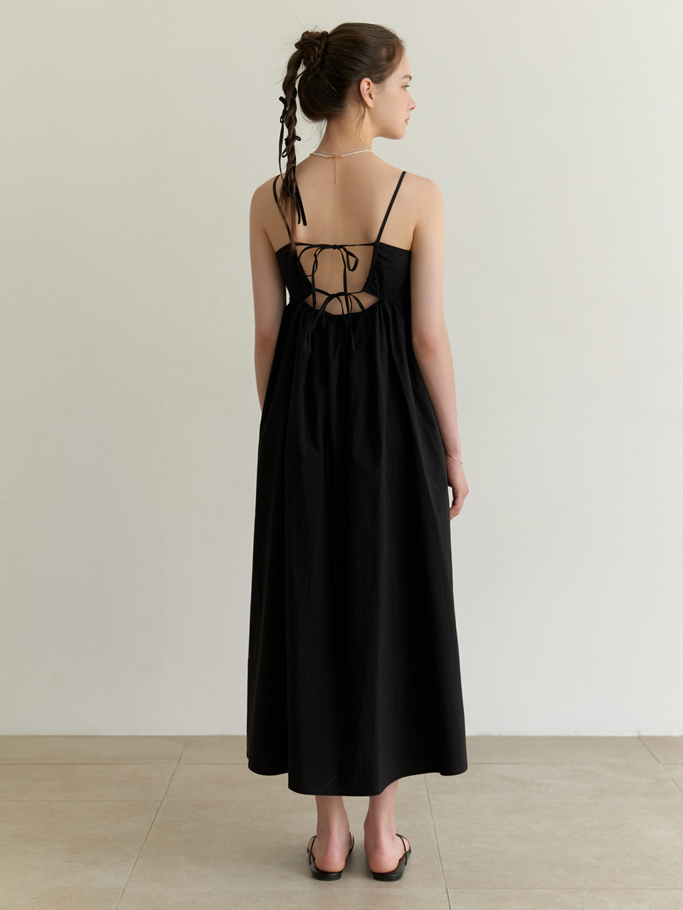 Backless strap dress (black) - 하고(HAGO)