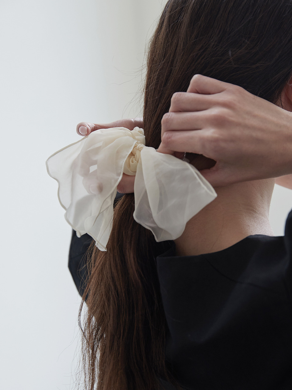 Sheer ribbon scrunchie - 2colors - 하고(HAGO)