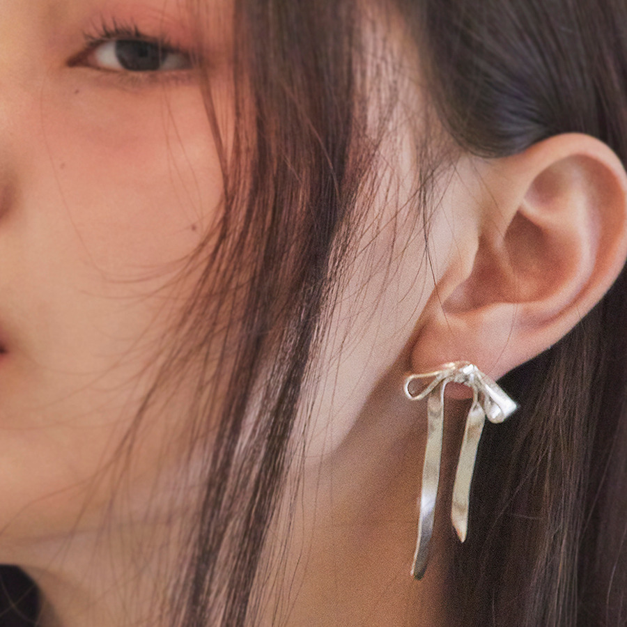 Balletcore earring Silver - 하고(HAGO)