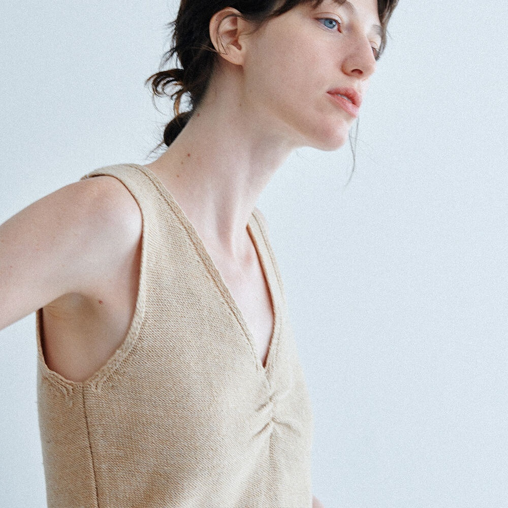 Marge Shirring Sleeveless Knit (Beige) - HAGO(하고)