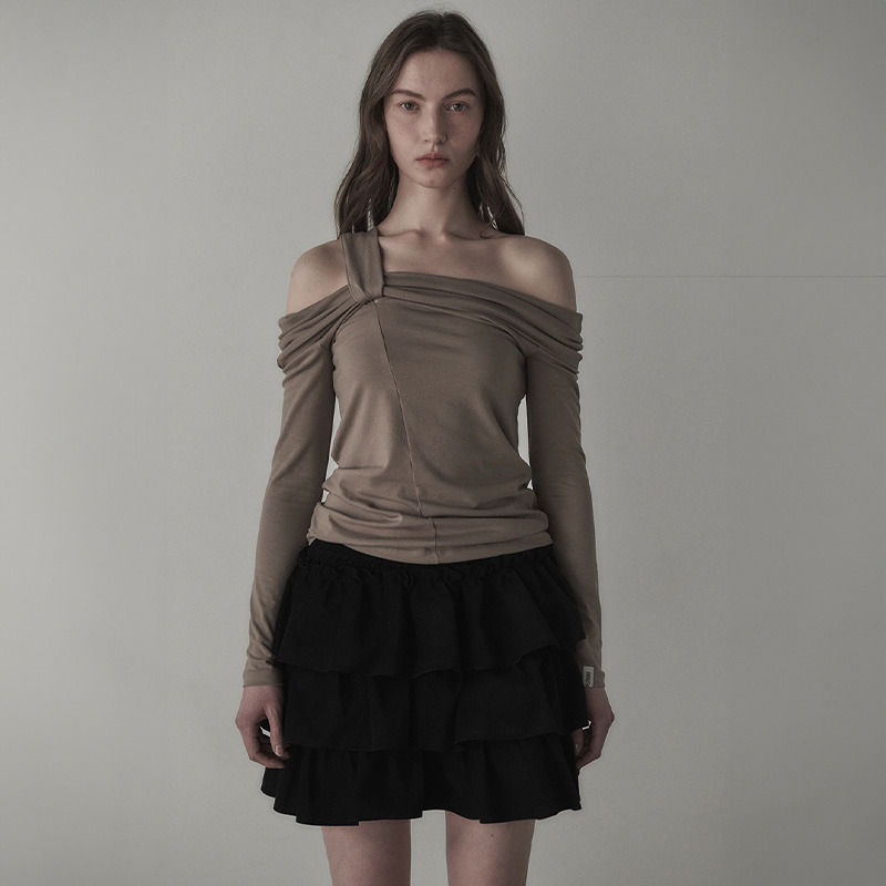 Daphne Draped off-shoulder T-shirt - Brown - HAGO(하고)