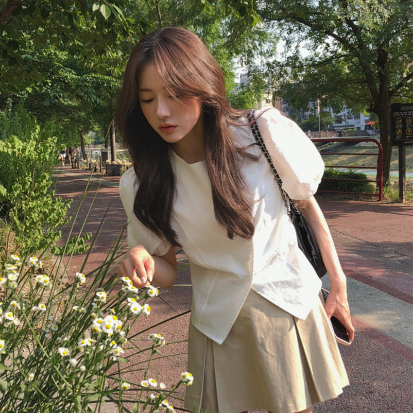 [TWEE] [정향`PICK] 로즐리 퍼프 언발 블라우스 - HAGO(하고)