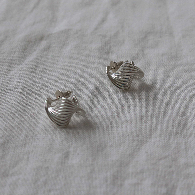 LAYERED SHELL EARRING - HAGO(하고)