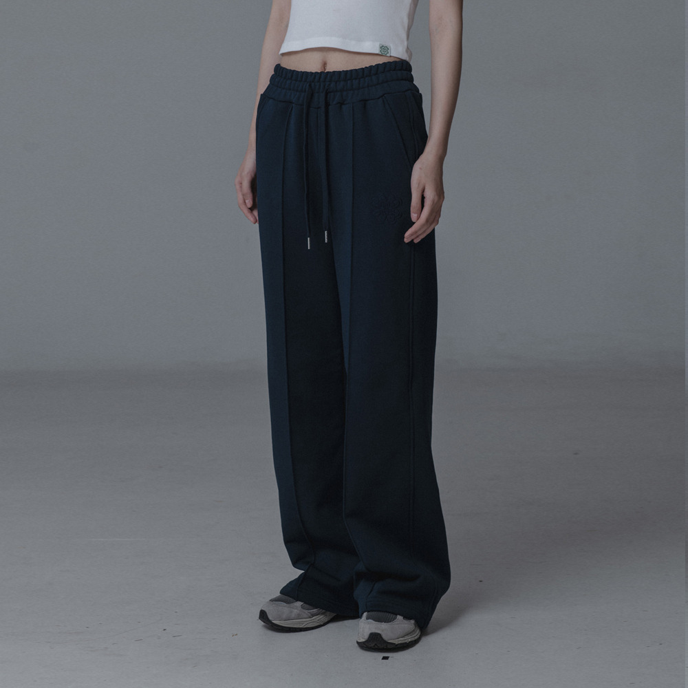 CLOVER PINTUCK SWEAT PANTS (NAVY) - 하고(HAGO)