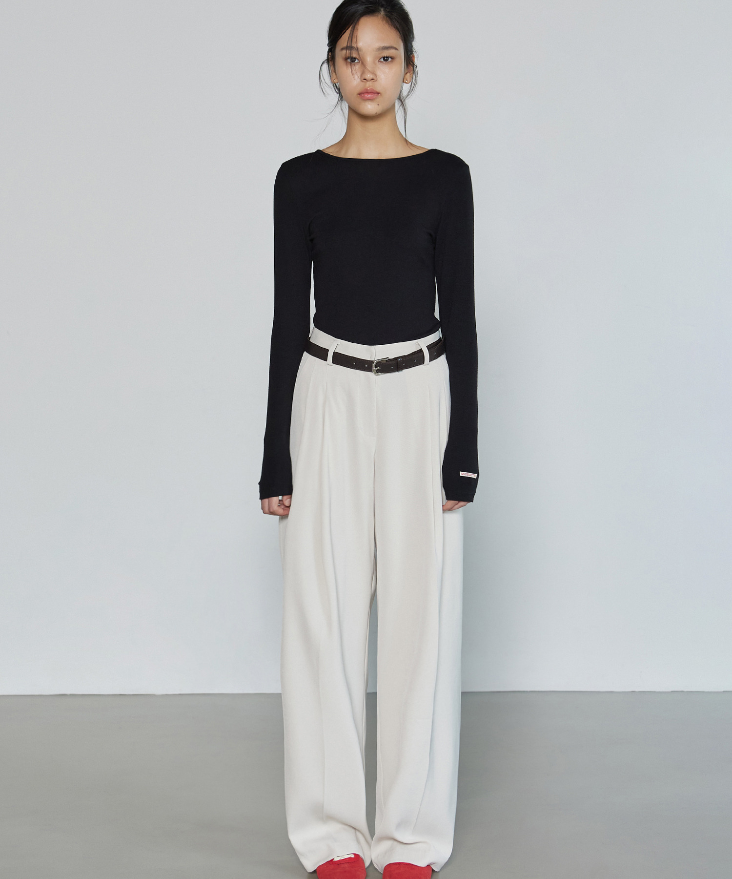 TWO PINTUCK WIDE SLACKS CREAM BEIGE - 하고(HAGO)