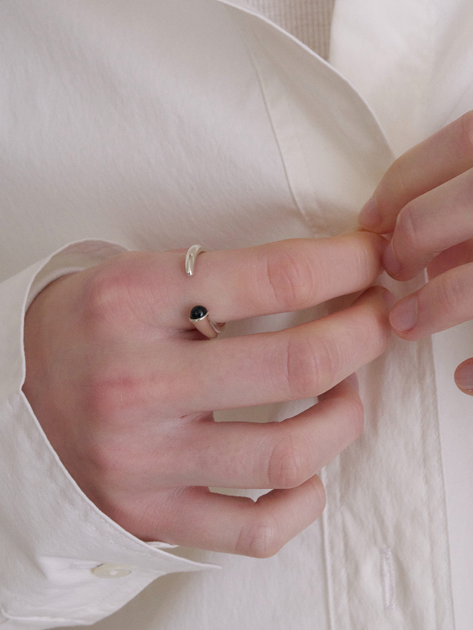 [VEI] 925silver PETAL GEM OPEN RING_ONYX - HAGO(하고)