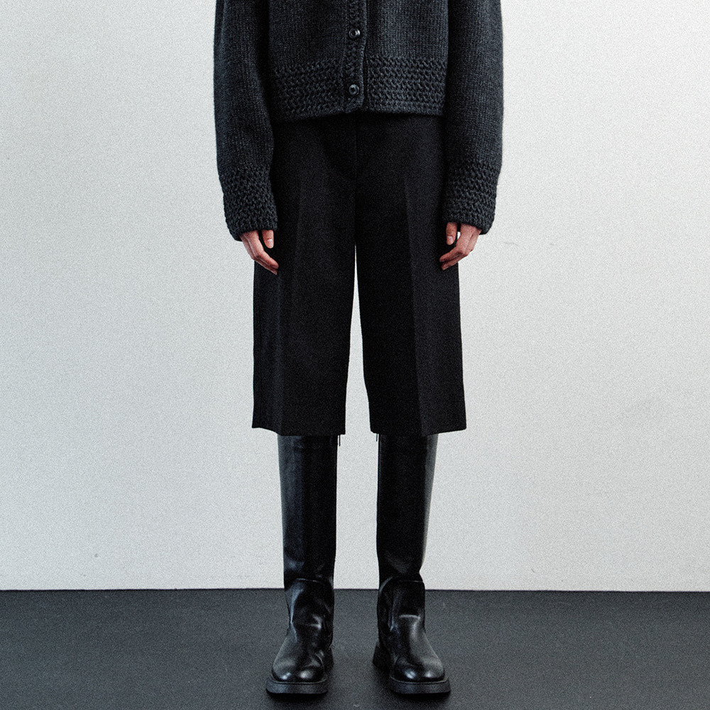wool bermuda pants (black) - 하고(HAGO)