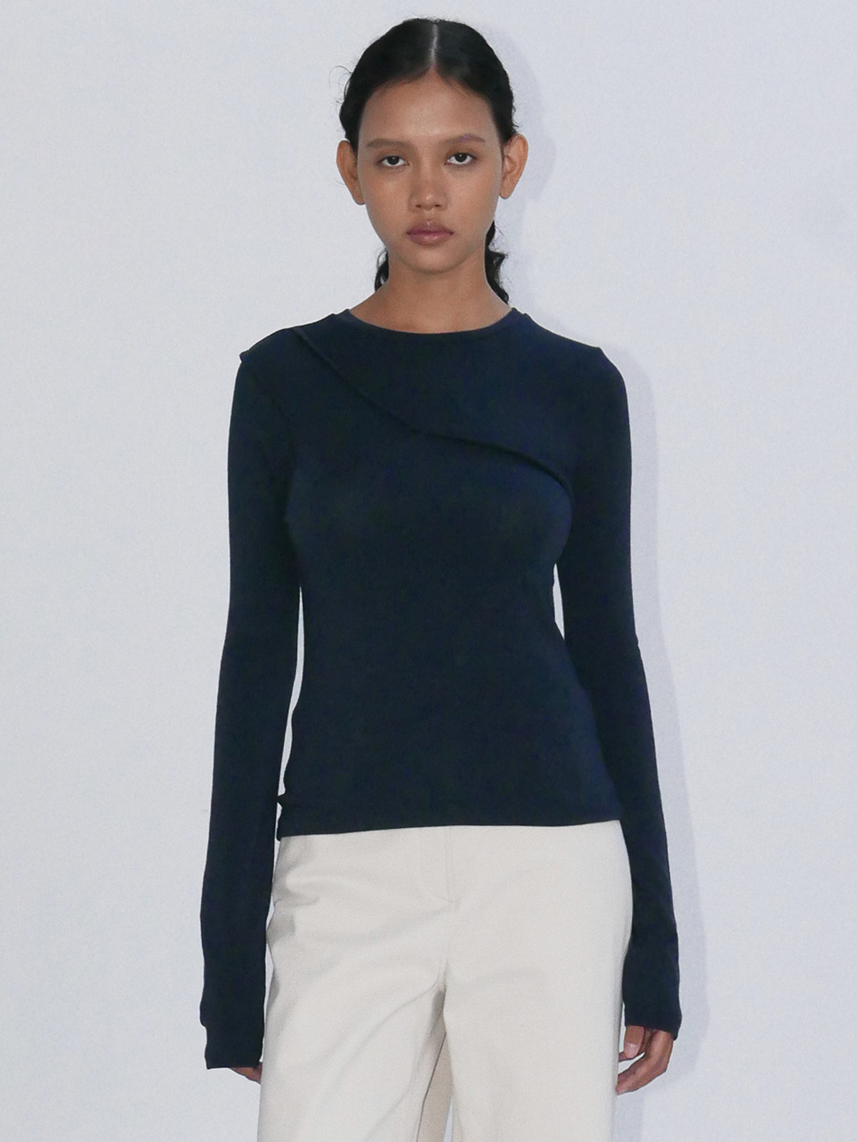 CUT-OUT BASIC T-SHIRTS - NAVY - HAGO(하고)