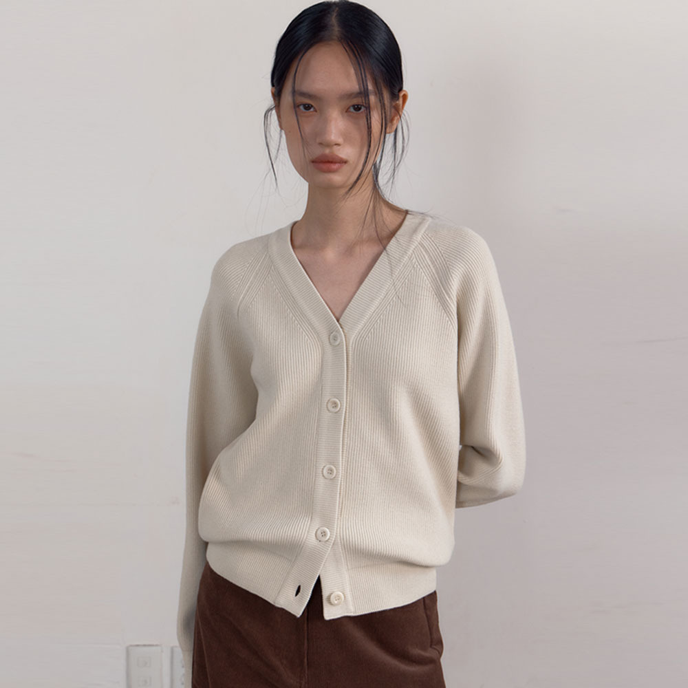 Essential V-neck Cardigan (Ivory) - 하고(HAGO)