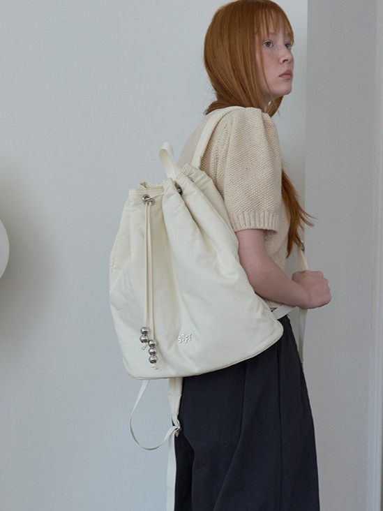 SILVER BALL BIG PADDING BACKPACK [IVORY] - 하고(HAGO)