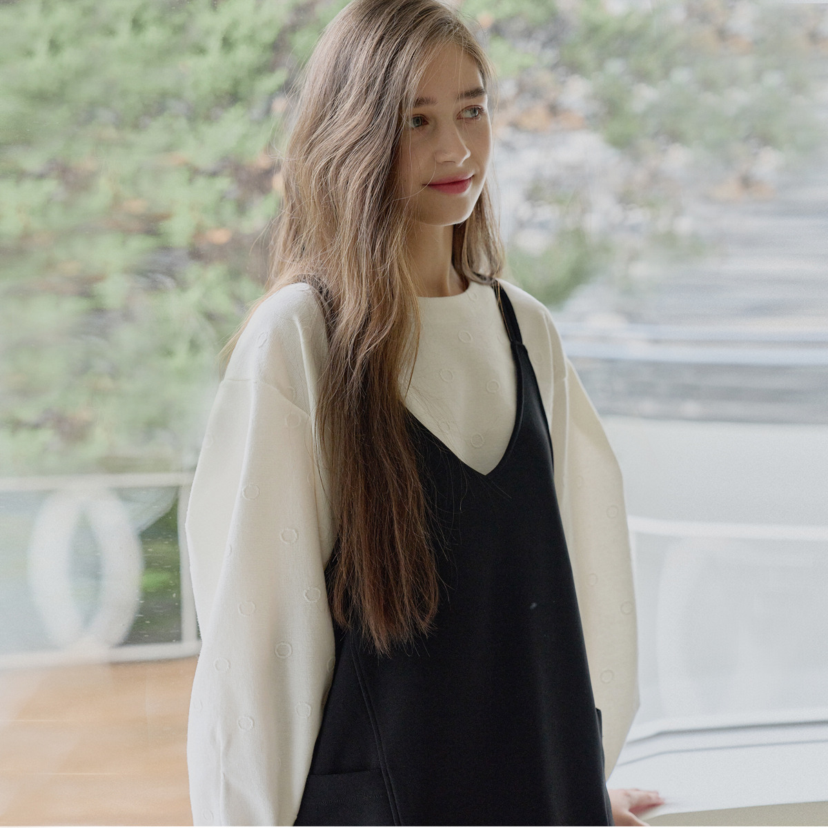 Dot Ring Volume T-shirt - IVORY - 하고(HAGO)