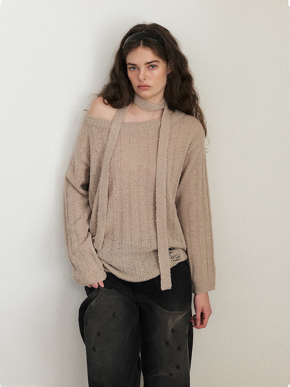 [주말특가]Damaged Boucle Scarf Knit, Pink Beige - 하고(HAGO)