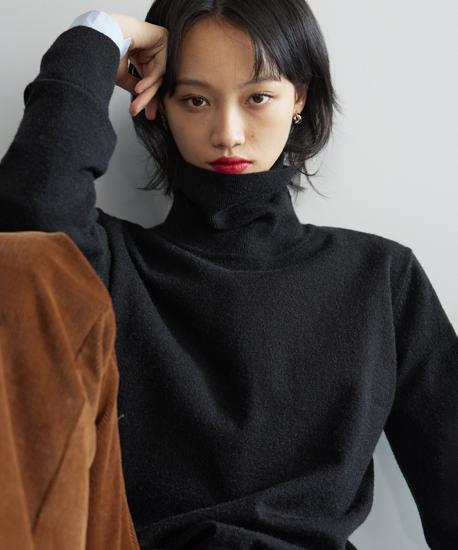 WOOL BLEND TURTLE NECK KNIT BLACK - 하고(HAGO)