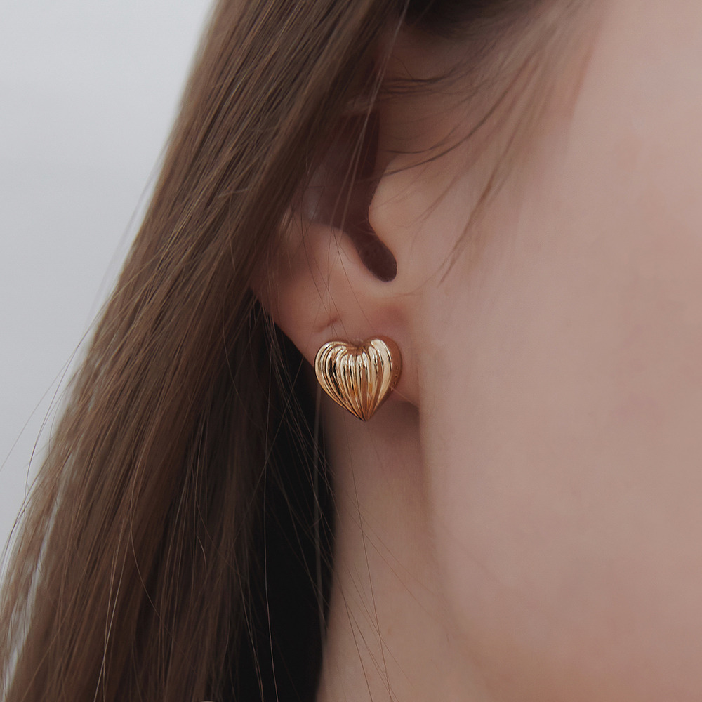 Heart shell earring - 하고(HAGO)
