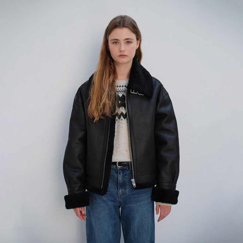 UNISEX LOOSE FIT LINE SHEARLING JACKET BLACK_UDJU4D123BK - 하고(HAGO)