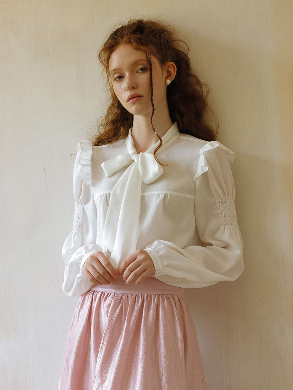 DD_Ribbon tie collar puff blouse - 하고(HAGO)