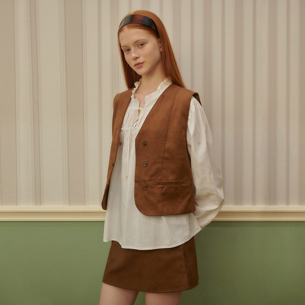 Russel Suede Button Vest - 하고(HAGO)