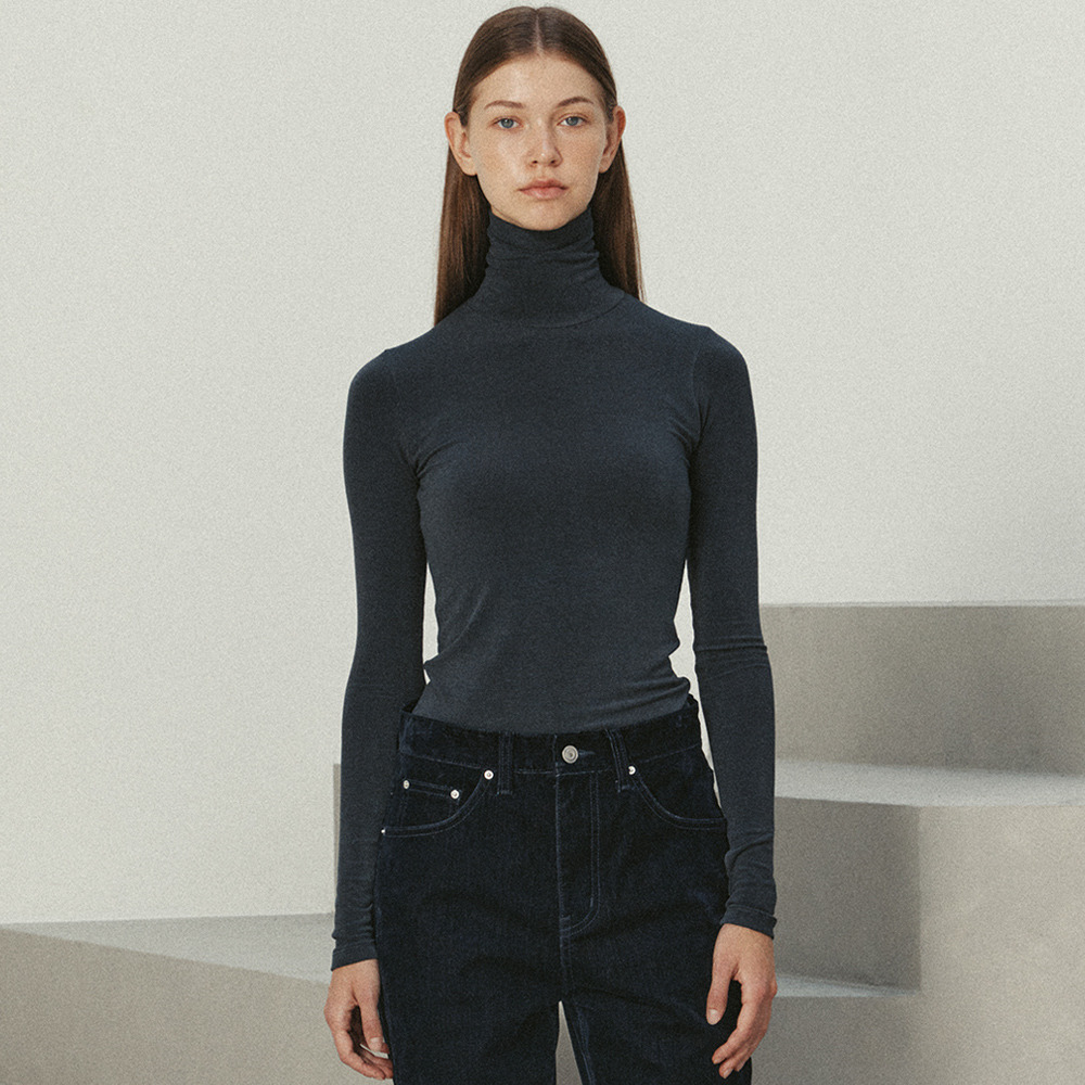 essential roll-neck top (charcoal) - 하고(HAGO)