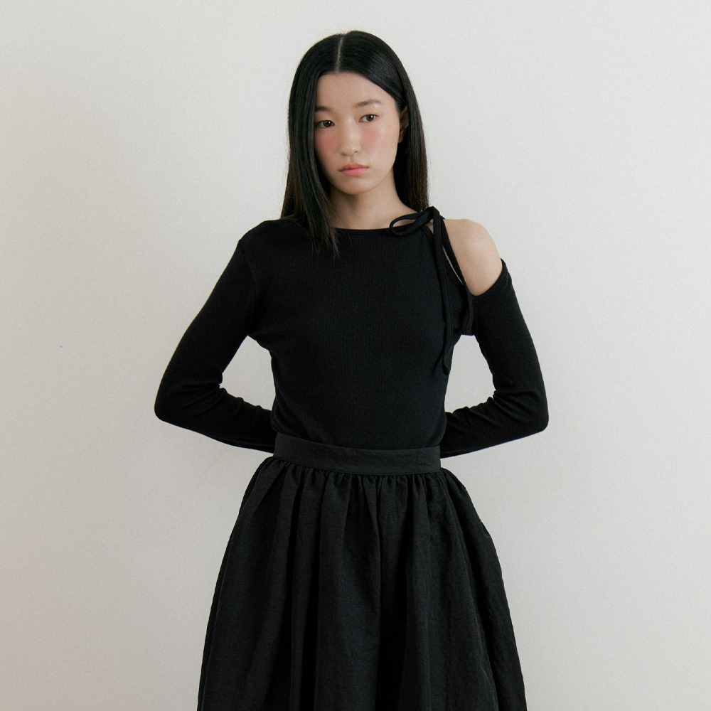 Rib Ribbon Cutting Sleeves (black) - 하고(HAGO)