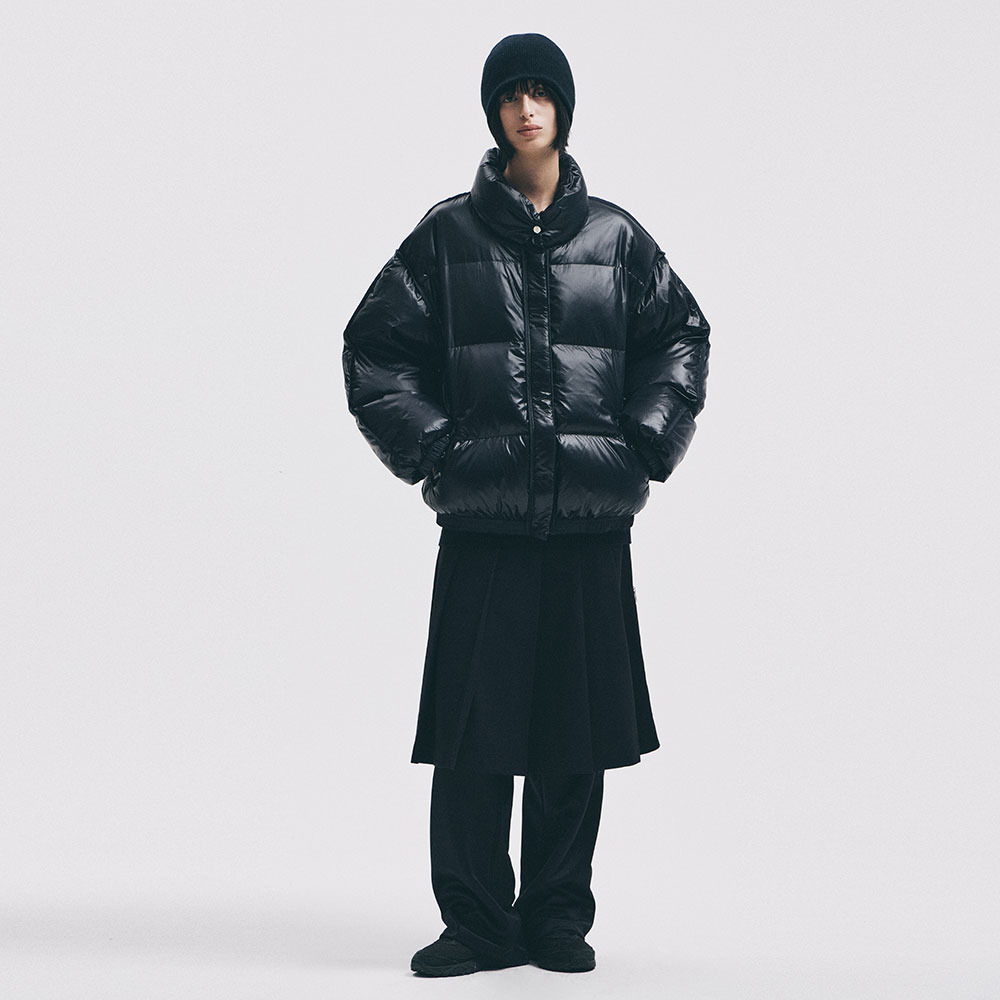 LIGHT DOWN HALF PADDING (BLACK) - 하고(HAGO)