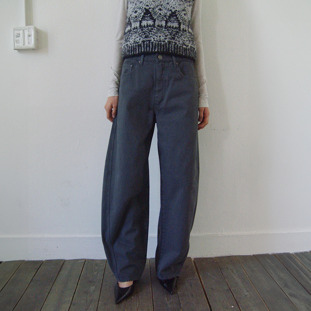 CURVED DYEING DENIM PANTS - DARK GREY - 하고(HAGO)