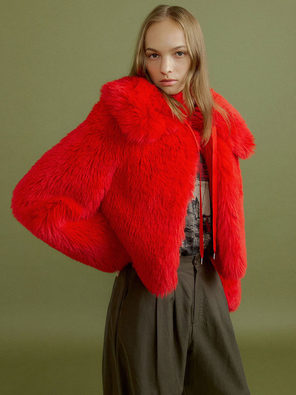 [20%쿠폰]SUNNY cropped bulky fur jacket red - HAGO(하고)