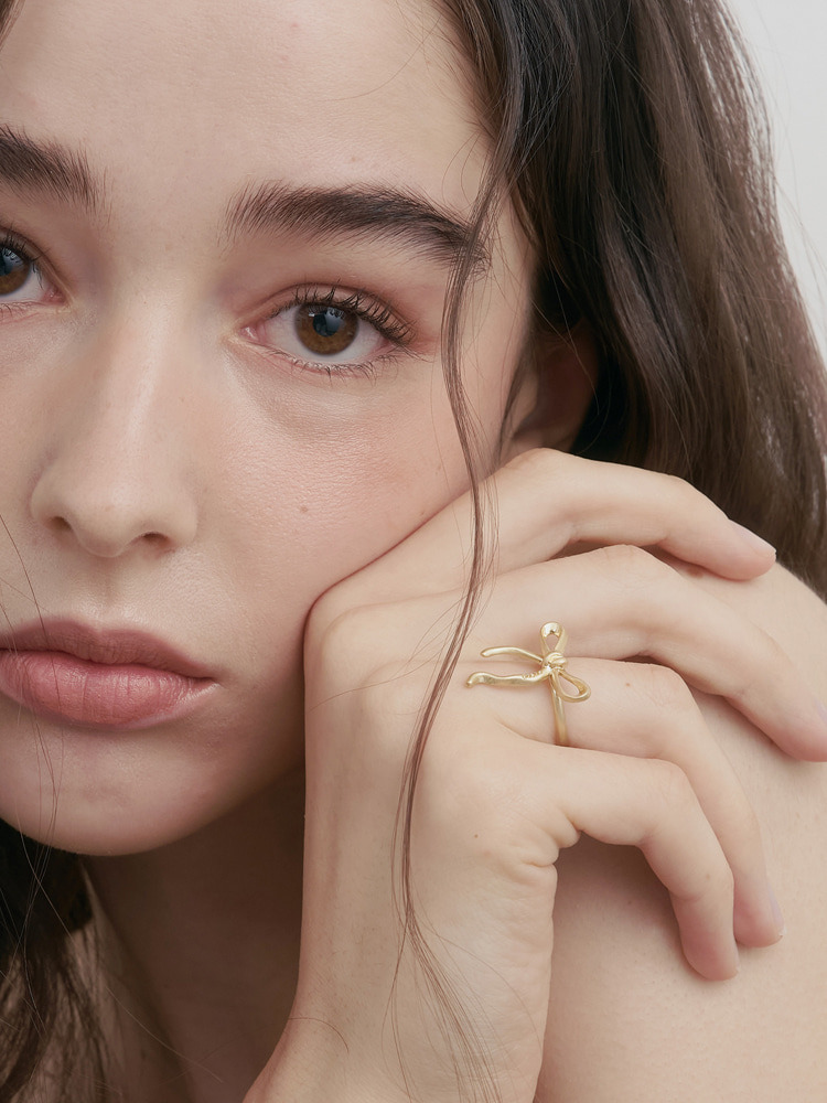 Matte Ribbon Wave Ring - HAGO(하고)