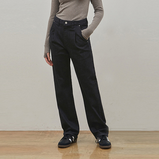 DENIM TUCK BASIC STRAIGHT PANTS BLACK - 하고(HAGO)