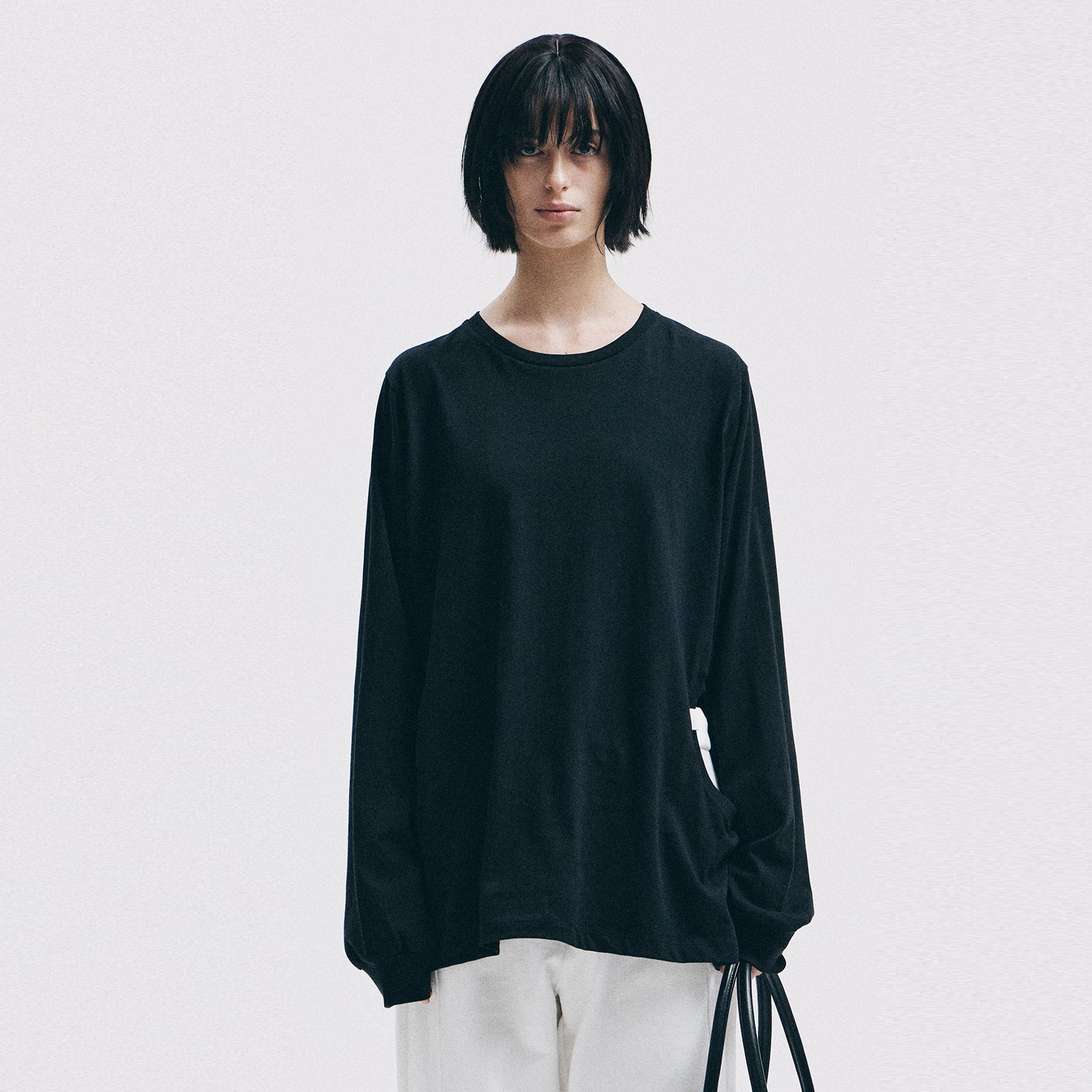[HAGO EXCLUSIVE] HOLE BOXY SLEEVE TOP (BLACK) - 하고(HAGO)