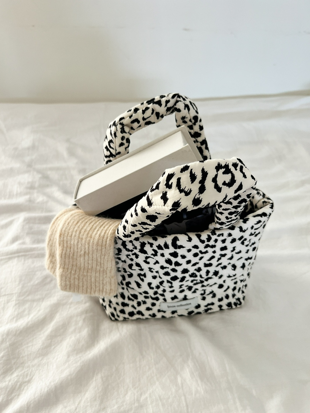 Leopard Padding bag [아이보리] - 하고(HAGO)
