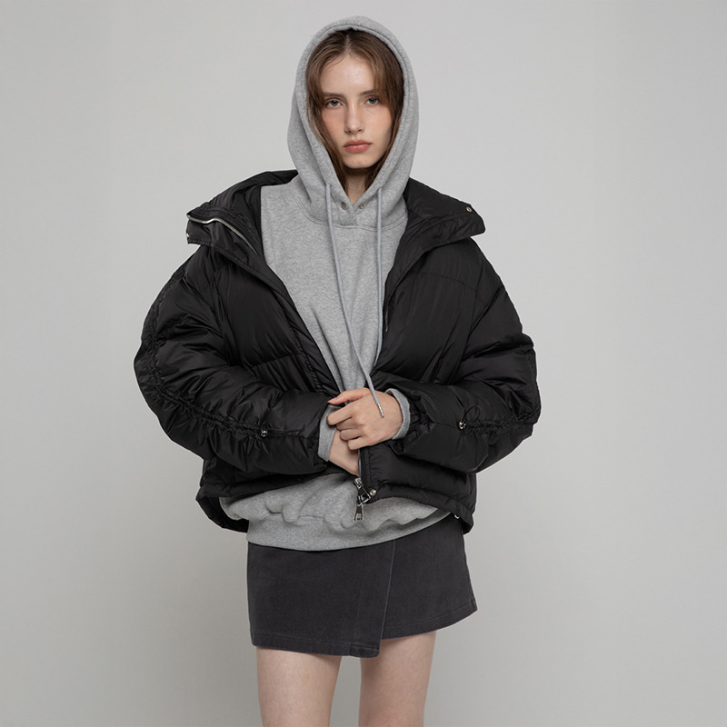 DUCK DOWN 9010 HIGH NECK CROP PADDING JUMPER BLACK - 하고(HAGO)