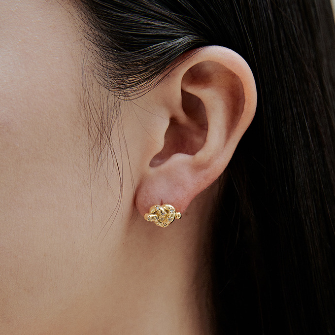 PRETZEL LOVE EARRING (silver925&18k gold plated) - 하고(HAGO)
