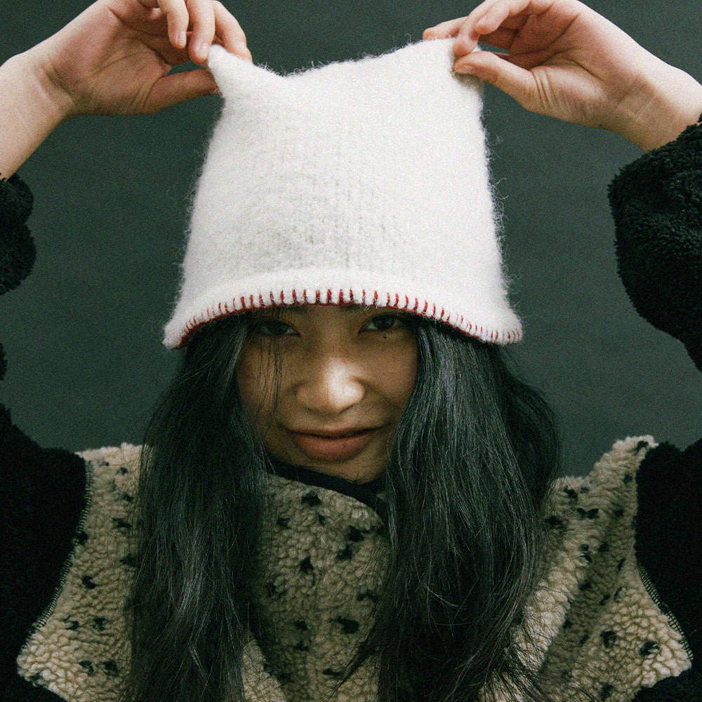 Kitten Bucket Beanie_White - 하고(HAGO)