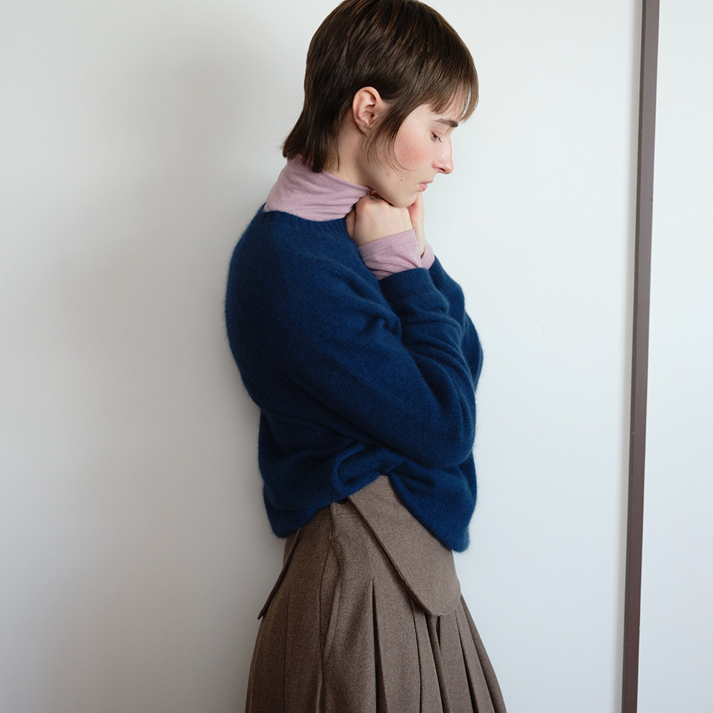 라쿤 라운드넥 풀오버 DEEP BLUE - 하고(HAGO)