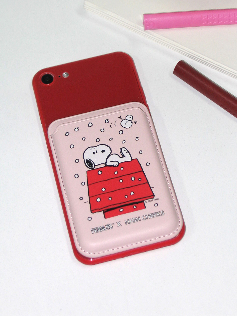 [하이칙스] Snoopy's snow day magsafe card wallet_HC249DWL003O - HAGO(하고)