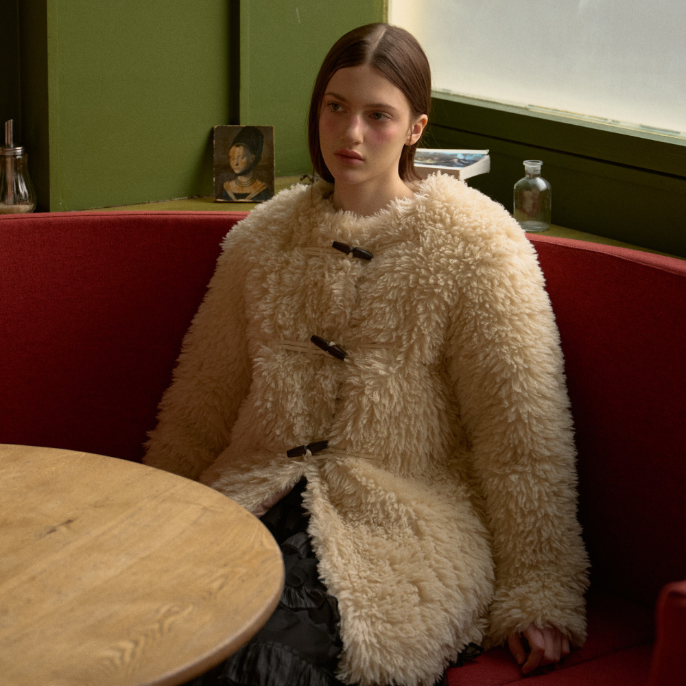 TOGGLE BUTTON FUR JACKET_IVORY - 하고(HAGO)